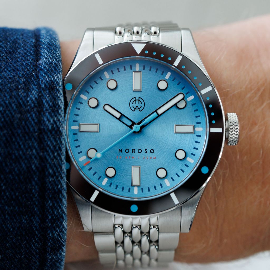 Henry Archer Nordsø Glacier Cyan - 40mm Dive Watch with Sunburst Dial ...